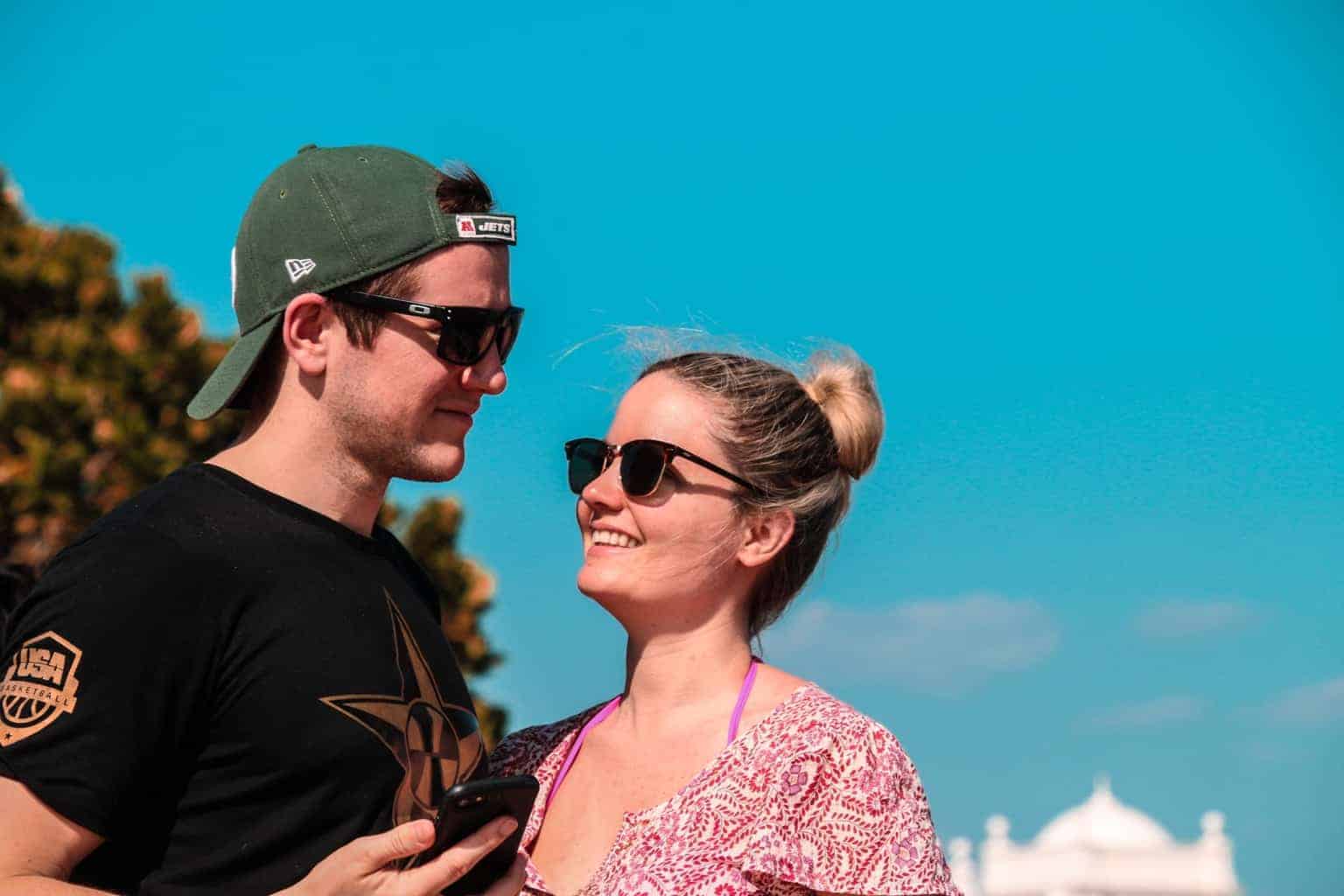 How To Get A Girl’s Number: 7 Easy Steps - Mantelligence