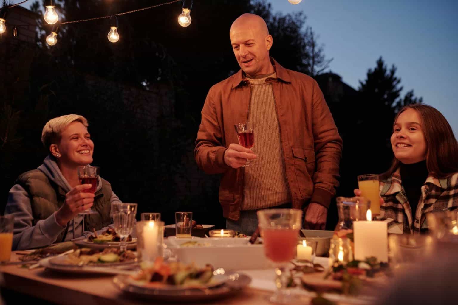 29 Fun Things to Do on a Friday Night (With: Friends, Couples, Yourself ...