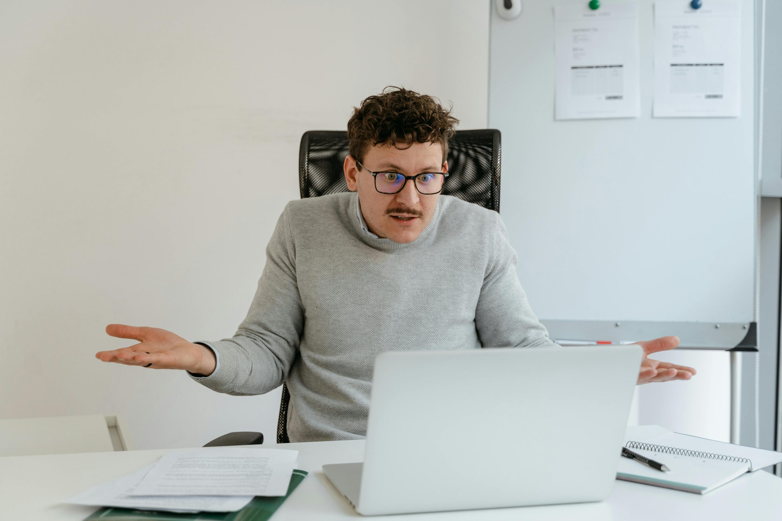 What Does Mid Mean? Slang Meaning and Examples - Mantelligence